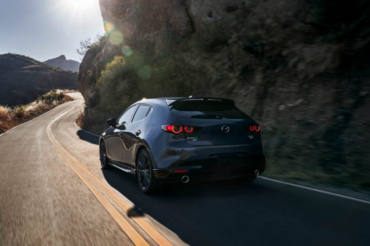 Mazda 3 Turbo 5.8秒可完成0-100KM/H 加速！拥有250Hp/434Nm 就是强！ - AUTO123