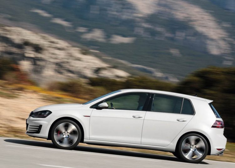 Volkswagen Golf GTi MK6 VS MK7！究竟哪一款的 Golf GTi 更好养，更快，更值得入手？ - AUTO123
