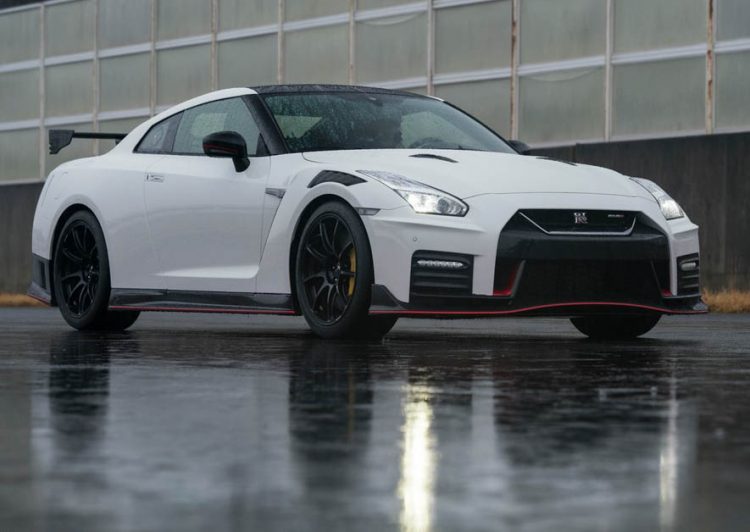 Nissan GT-R R35 月薪多少才可以入手？而养这辆 545Hp+628Nm 的“东瀛战神”需要多少钱？ - AUTO123