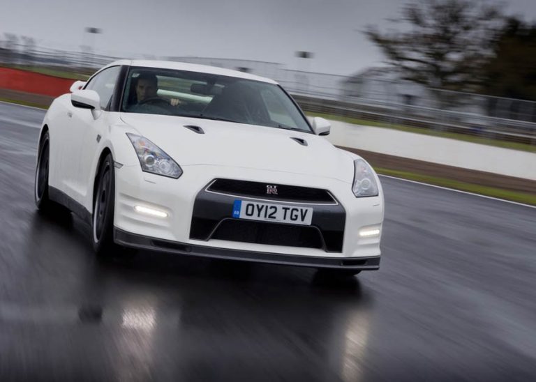 入手 Nissan GT-R R35 需要准备多少钱？而东瀛战神 GT-R R35 养起来到底有多贵？ - AUTO123