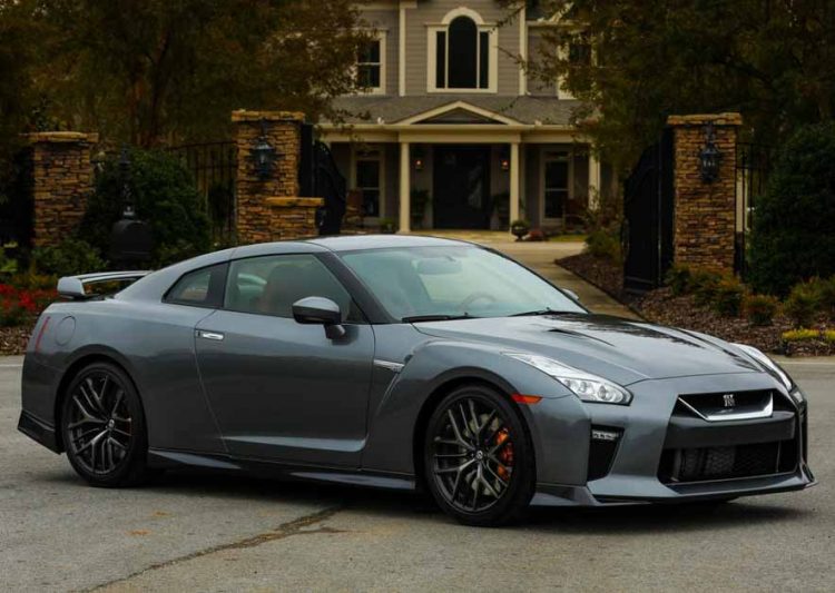 拥有一辆 Nissan GT-R R35 到底每个月要花多少钱？我跟你没有 RM25,000 的月薪你最好不要买！ - AUTO123