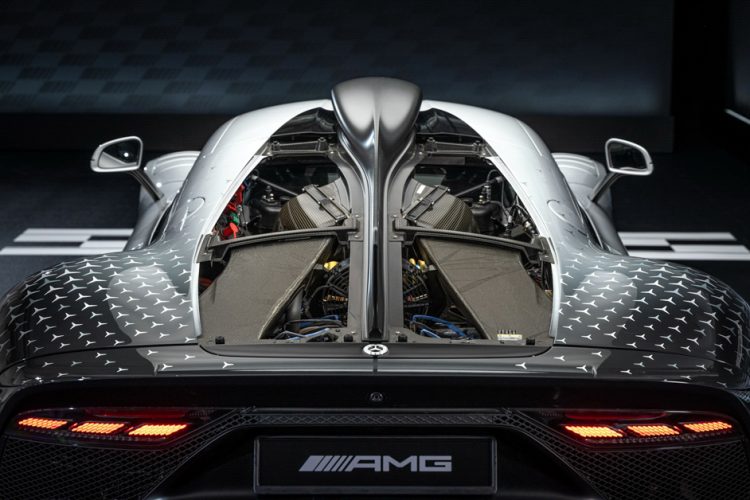 我国有 3 位 VIP 车主！Mercedes-AMG ONE 正式交车，F1 赛车引擎马力 1049Hp，车价 RM13,000,000 ...