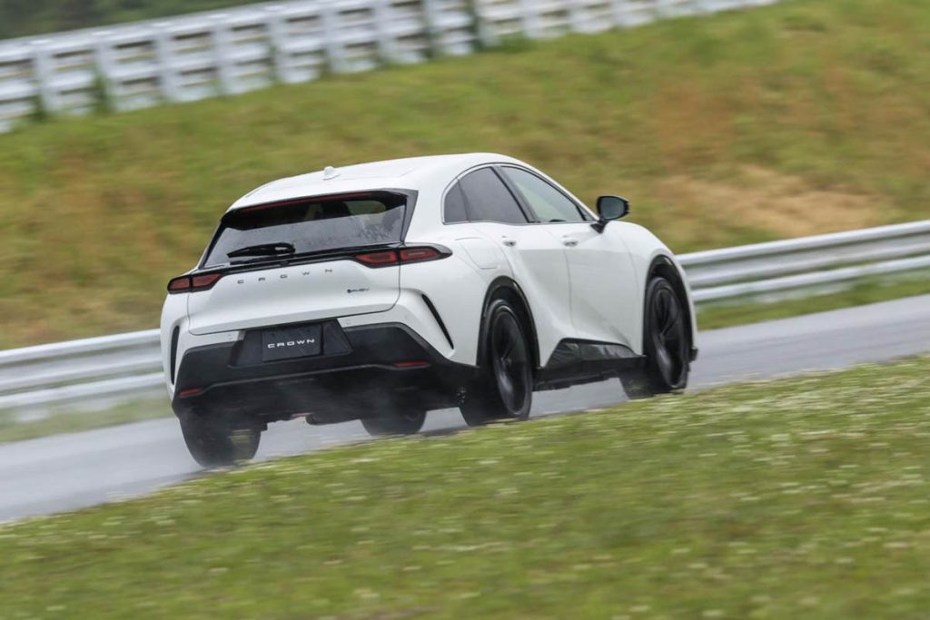 完全就是 BBA 杀手！全新 Toyota Crown Sport 全球发表，2.5L Dynamic Force 引擎，马力 234PS ...