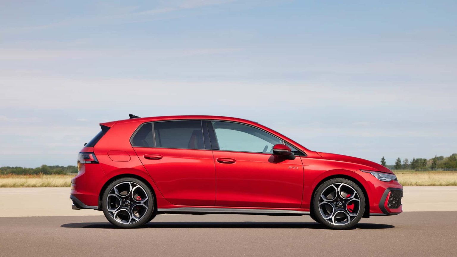 最后的纯燃油 Golf！新款 2025 Volkswagen Golf GTi MK8.5 全球发表，2.0L Turbo 引擎，马力 ...