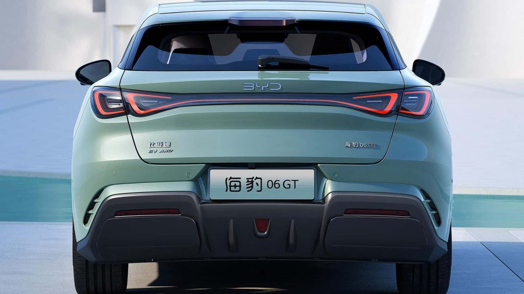 BYD 首款钢炮！全新 BYD 06 GT 登场，马力 415Hp，4秒100KM/H，颜值超高的中国钢炮！ - AUTO123