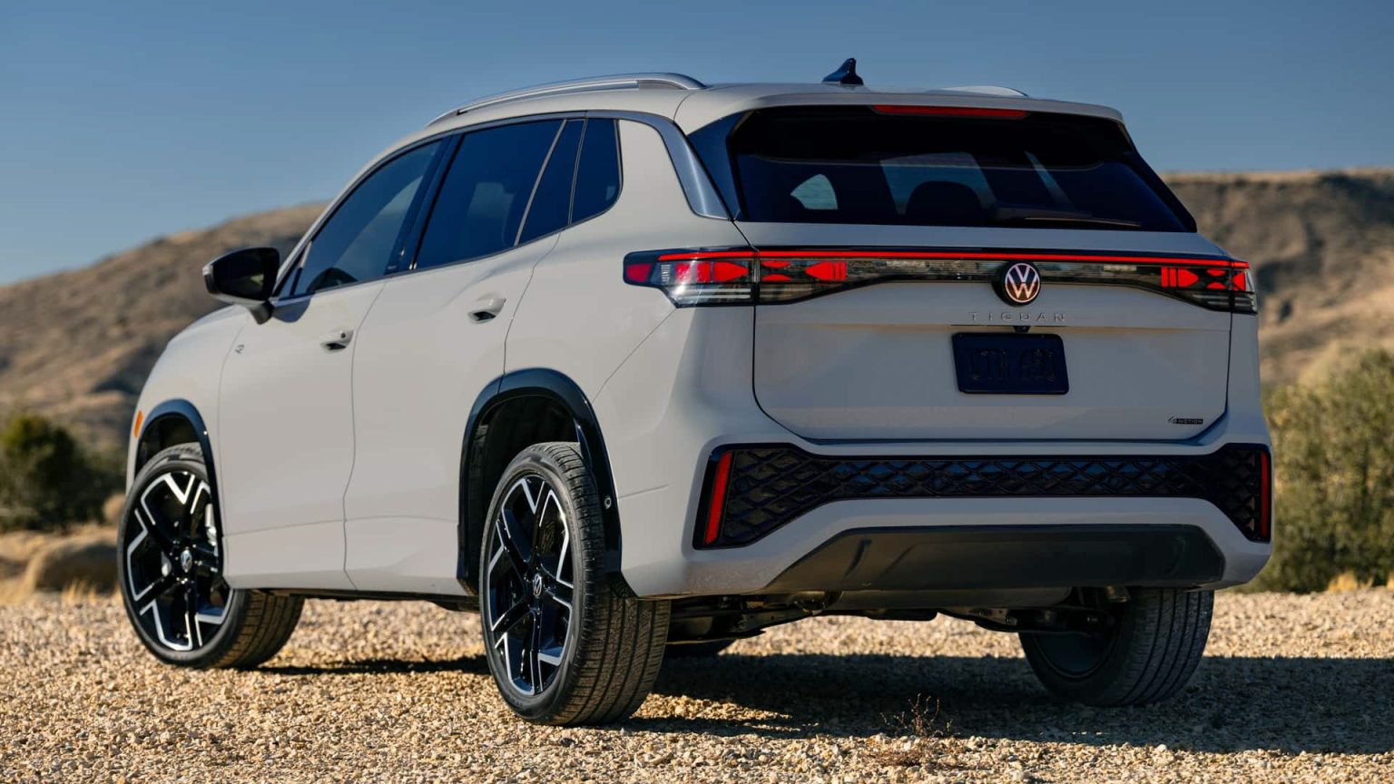 新一代 2025 Volkswagen Tiguan 正式发布！全新外形设计超帅，内装更科幻，继续采用 2.0L Turbo 引擎 ...