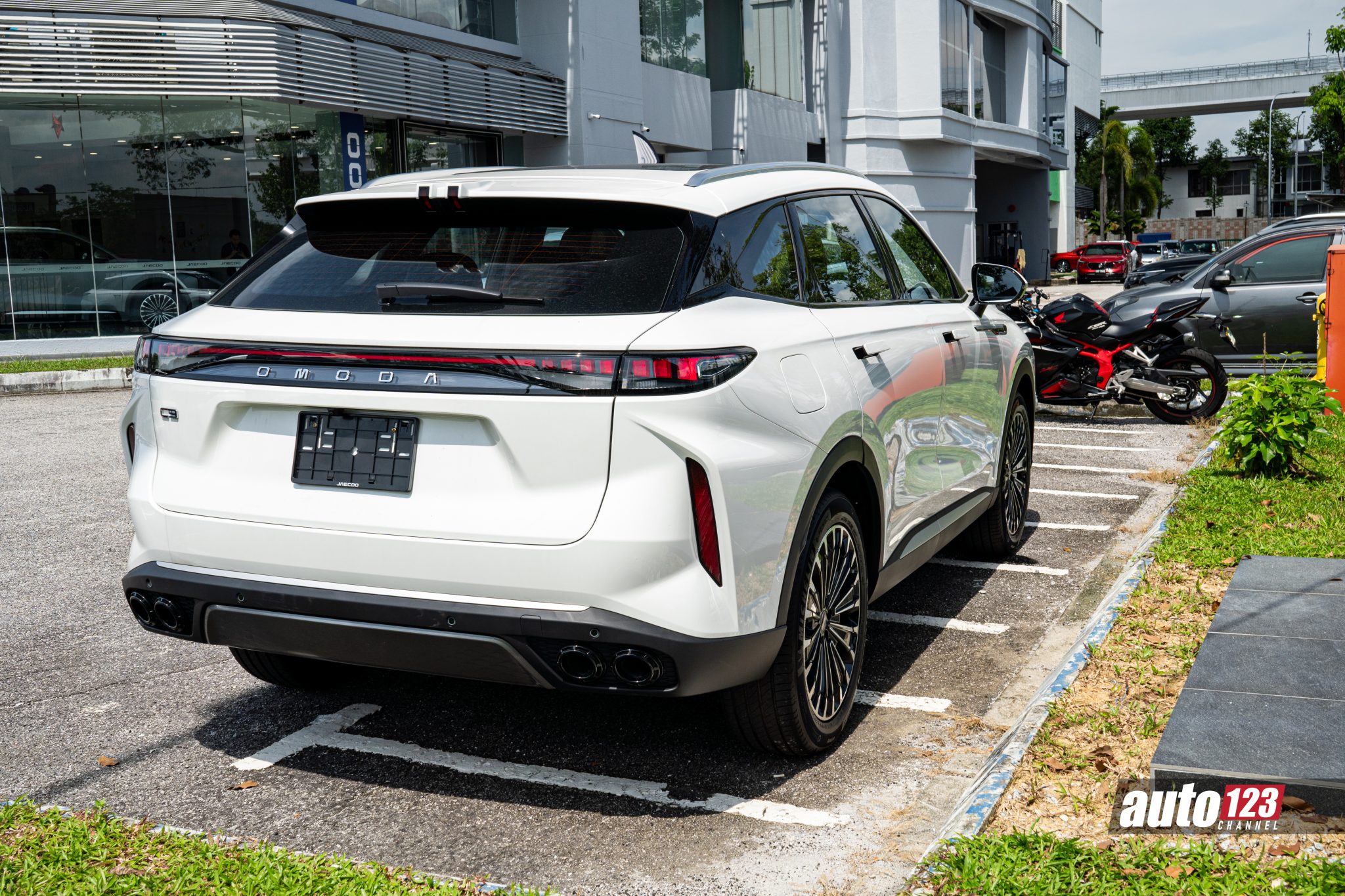 新车价 RM168,800 起！全新 Jaecoo Omoda C9 我国发布，2.0L Turbo 引擎，马力 261PS，AWD 全驱的中国豪华 SUV！ - AUTO123