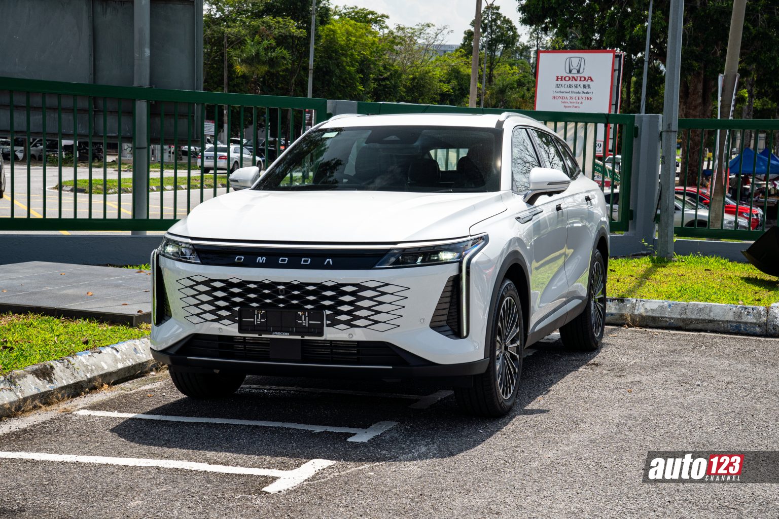 新车价 RM168,800 起！全新 Jaecoo Omoda C9 我国发布，2.0L Turbo 引擎，马力 261PS，AWD 全驱的中国豪华 SUV！ - AUTO123