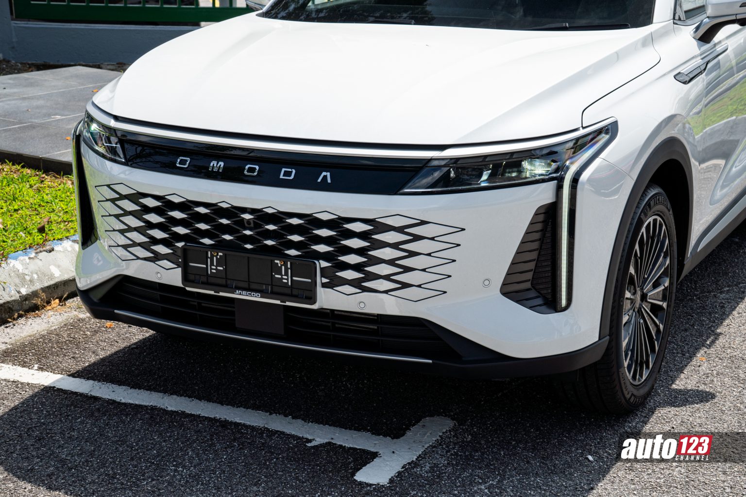 新车价 RM168,800 起！全新 Jaecoo Omoda C9 我国发布，2.0L Turbo 引擎，马力 261PS，AWD 全驱的中国豪华 SUV！ - AUTO123