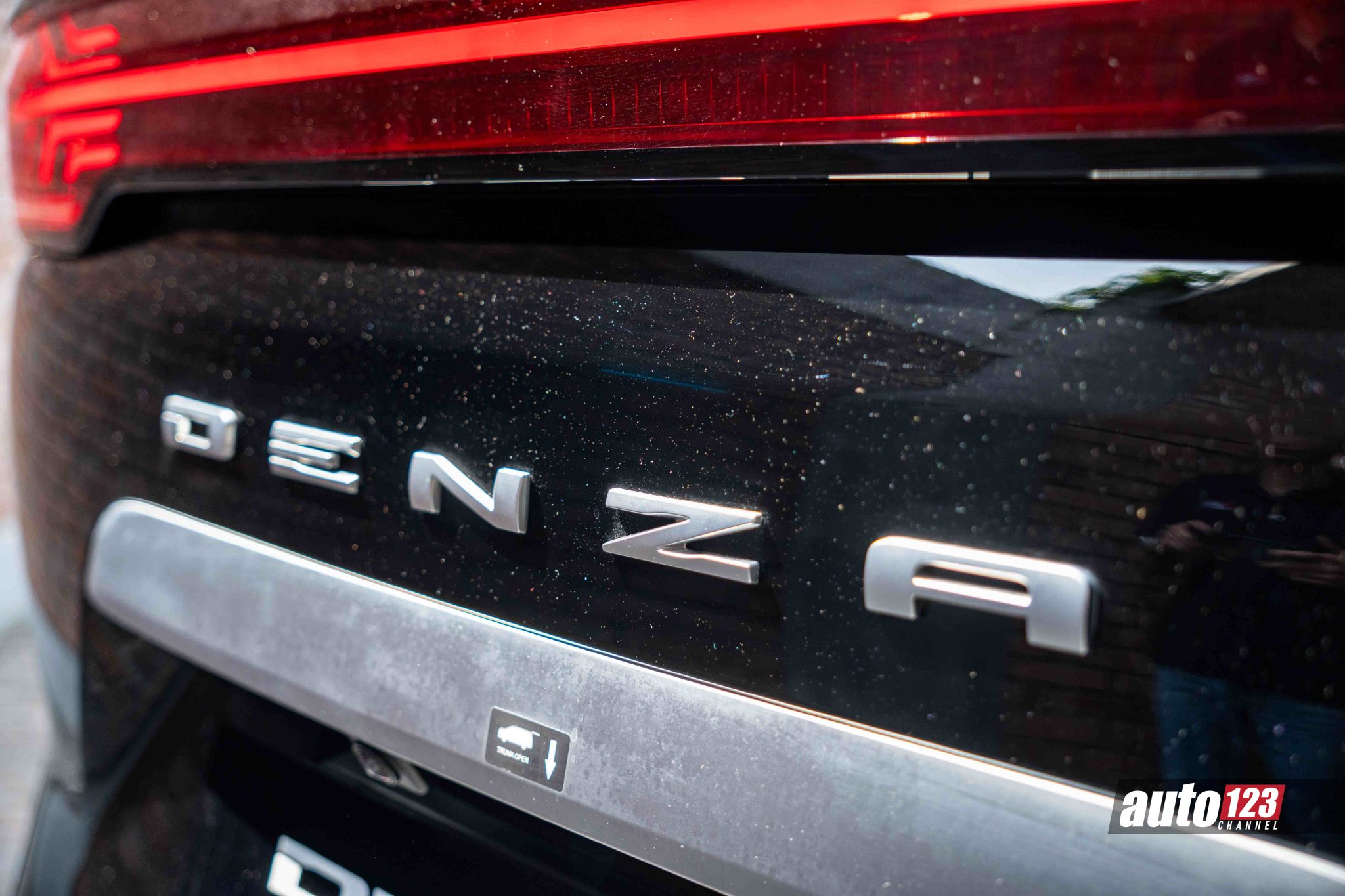 新车价 RM259,000 起！全新 Denza D9 我国发布，马力 347PS，6.9秒100KM/H，满电可走 520KM！ - AUTO123