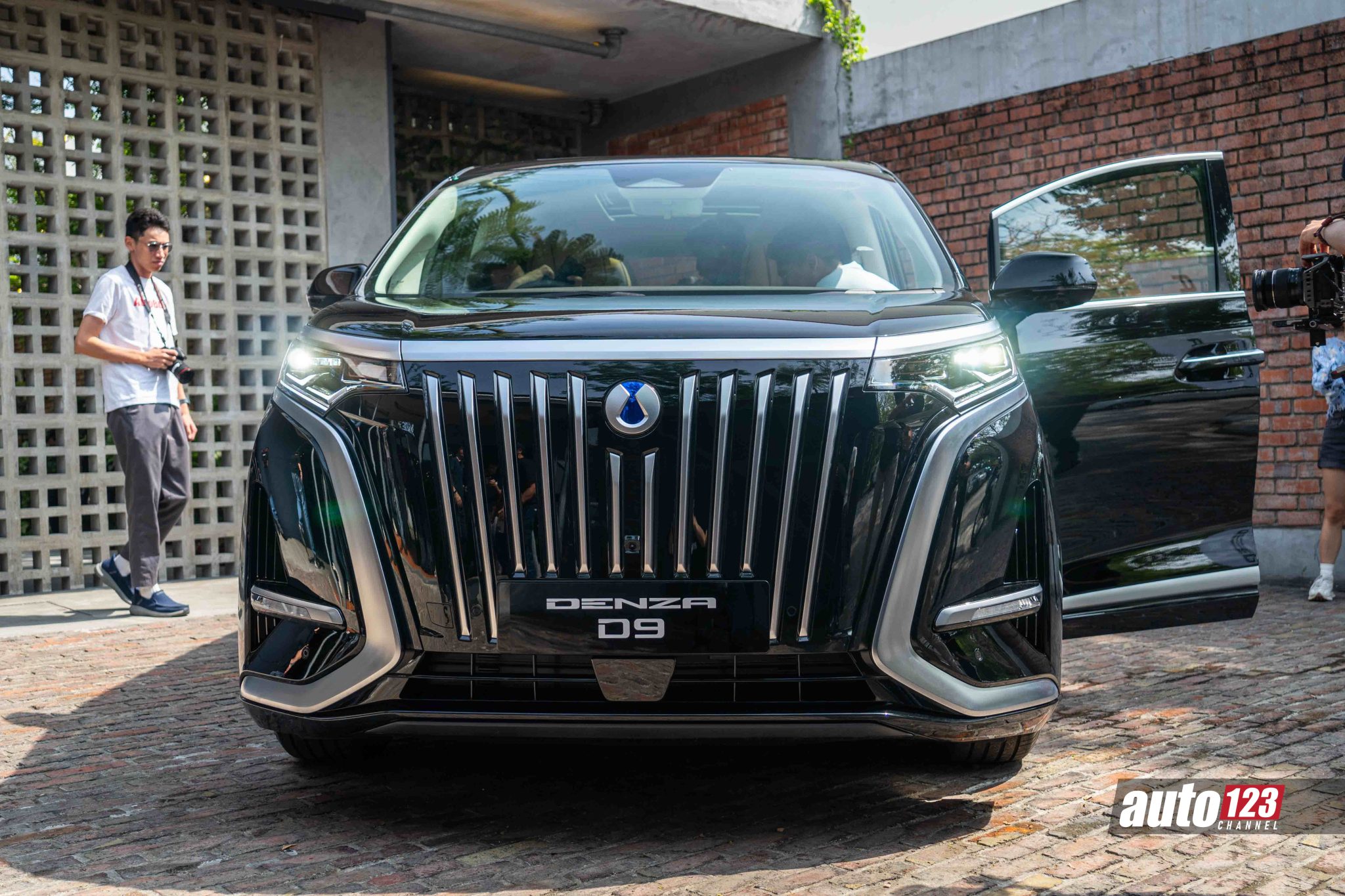 发布 8 天卖 800 辆！Denza D9 我国销量超好，许多老板买单这款中国豪华电动 MPV！ - AUTO123