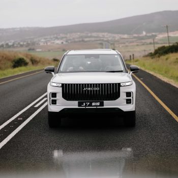 试驾评测：GWM Haval H6 HEV 和 Jaecoo J7 PHEV！到底哪一辆更值得入手，更省油，更好开？ - AUTO123