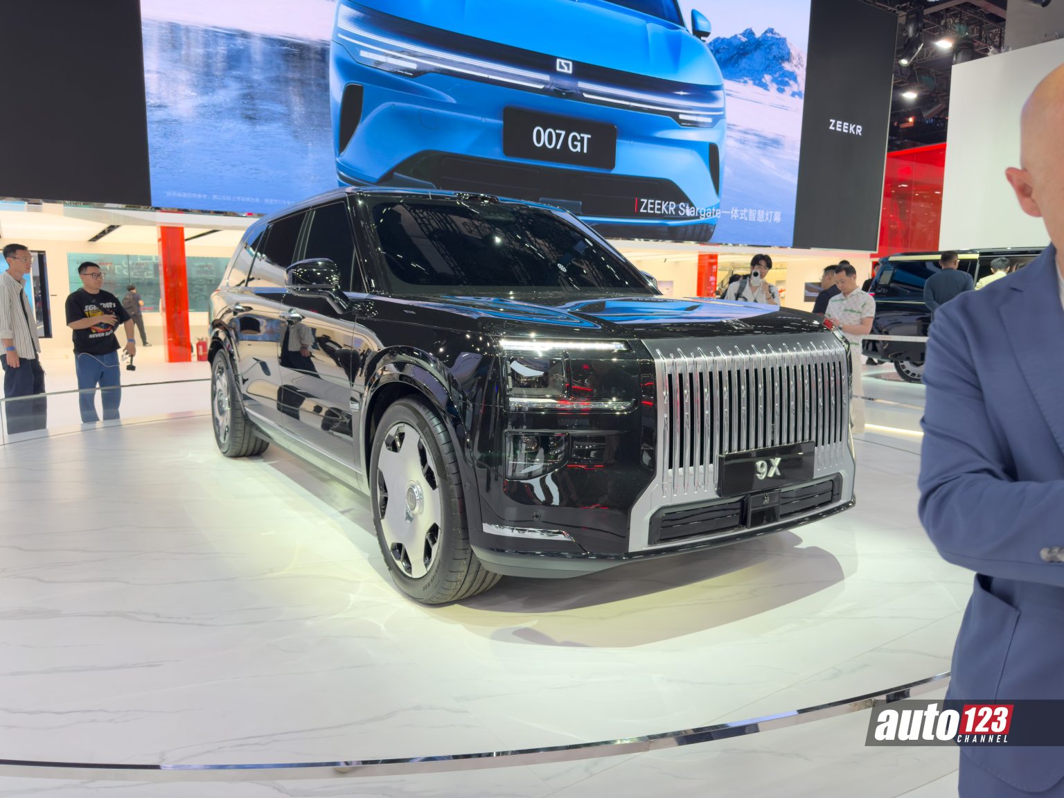 全新 Zeekr 9X 全球首发！2.0L Turbo 引擎，马力 898PS，3秒100KM/H 的豪华性能 SUV！ - AUTO123