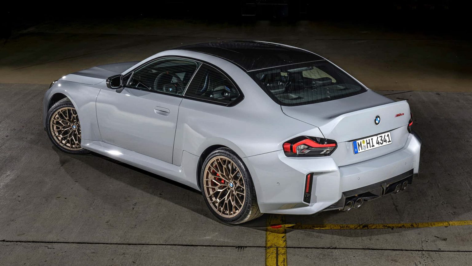 为赛道而生！2025 BMW M2 CS 登场，全车轻了 30KG，3.0L Twin Turbo 引擎，马力 523Hp ，3.8 秒破百 ...