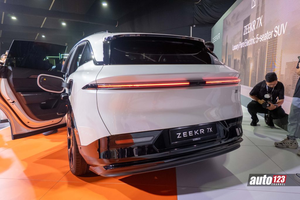 新车价 RM179,800 起！全新 Zeekr 7X 我国发布，马力 637PS，满电可走 615KM，超豪华 + 智能！ - AUTO123