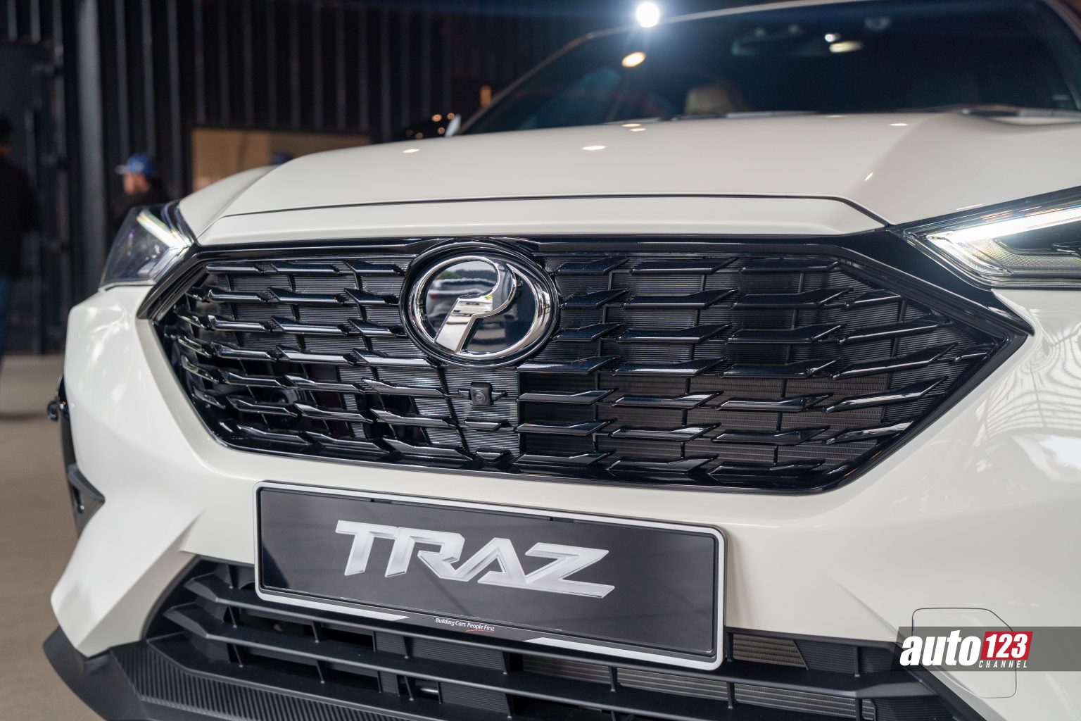 新车价 RM76,100起！全新 Perodua Traz 我国发布，1.5L 引擎，外形帅，空间大，入门级 SUV！ - AUTO123